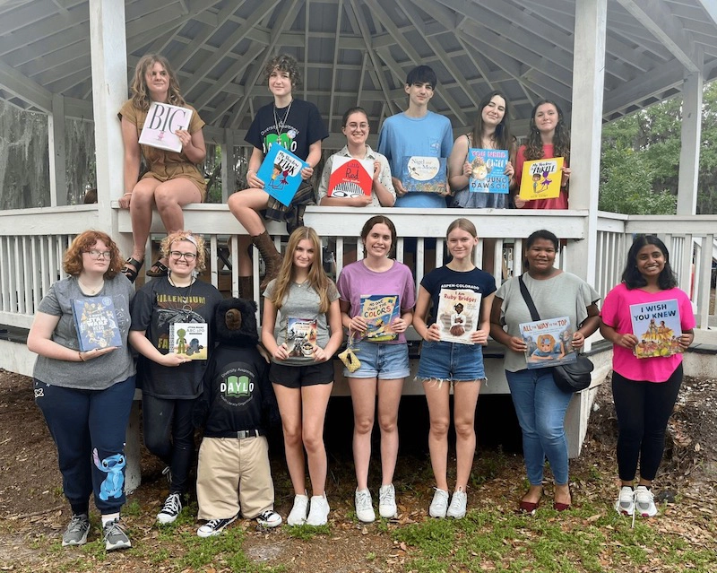 DAYLO Hosts Freedom to Read Community Event | Lowcountry Weekly