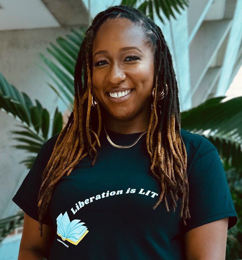 Simon Leads Workshop, Headlines Open Mic Night | Lowcountry Weekly
